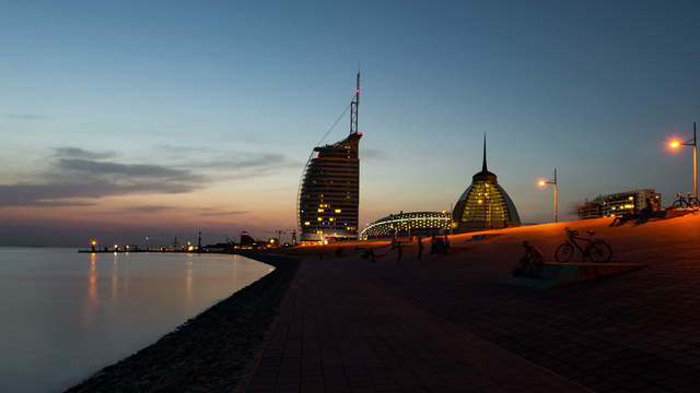 Zeitraffer-Video - 6K, 4K Hyperlapse Bremerhaven Strand-Promenade ...